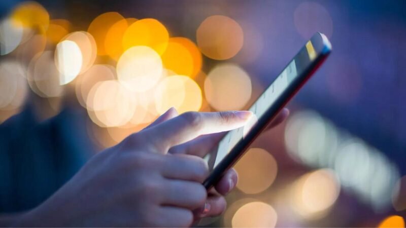 How to Turn on Data Roaming on the iPhone 14?